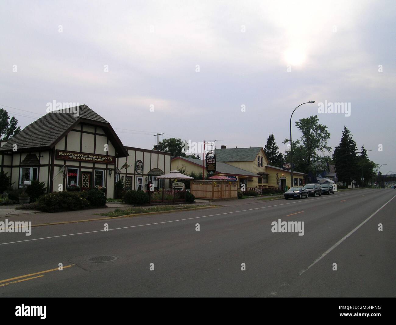Rows of storefronts hi-res stock photography and images - Alamy