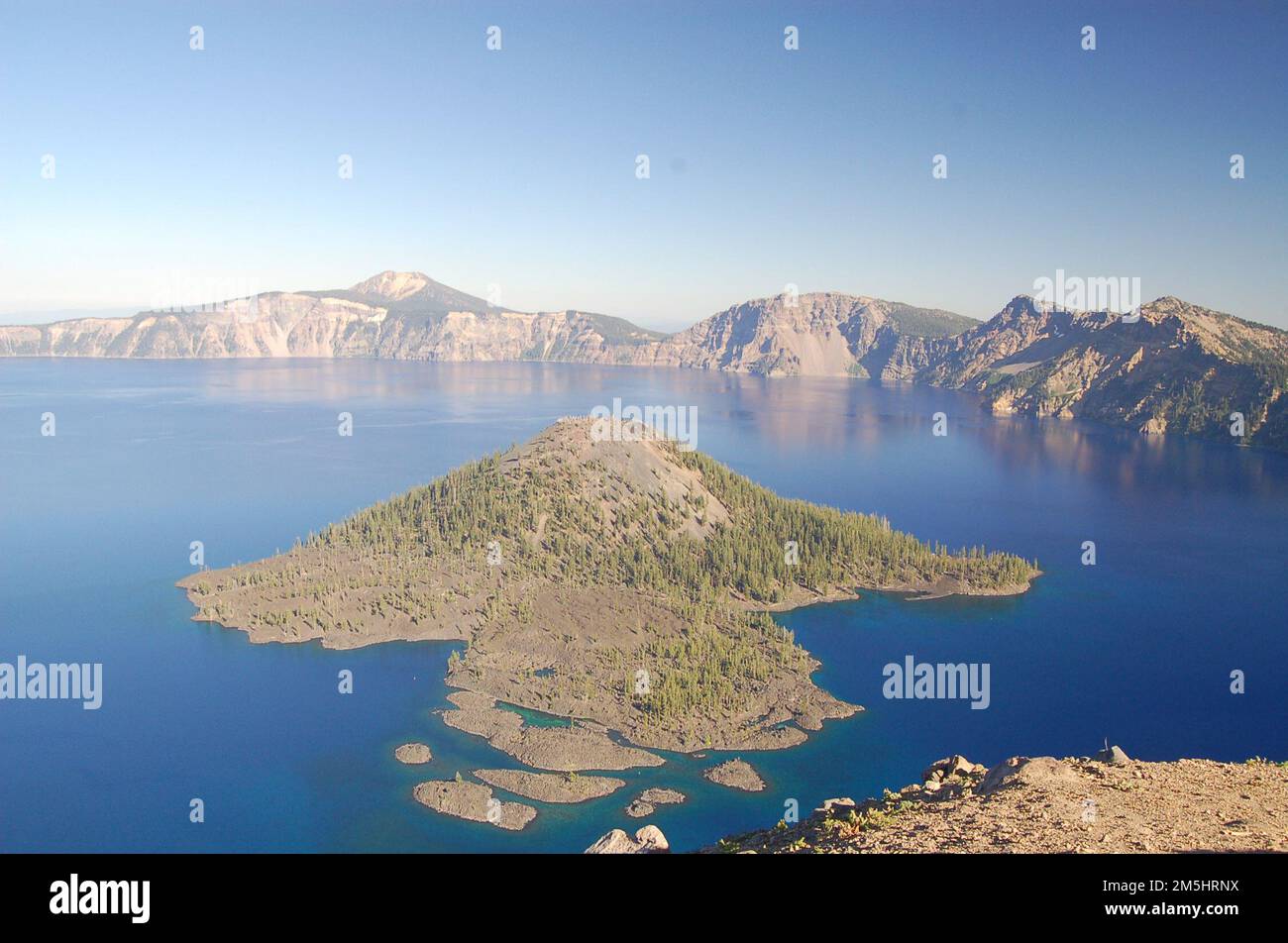Volcanic Legacy Scenic Byway - Watchman Overlook at Crater Lake. Wizard ...