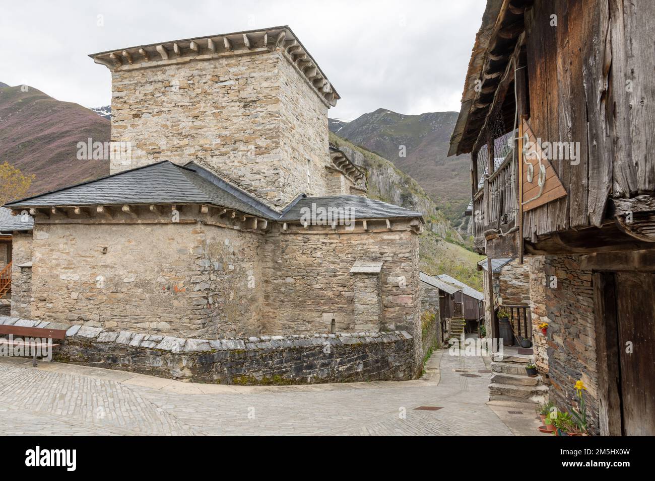 The view of rural houses with mountains in the background. Penalba de ...