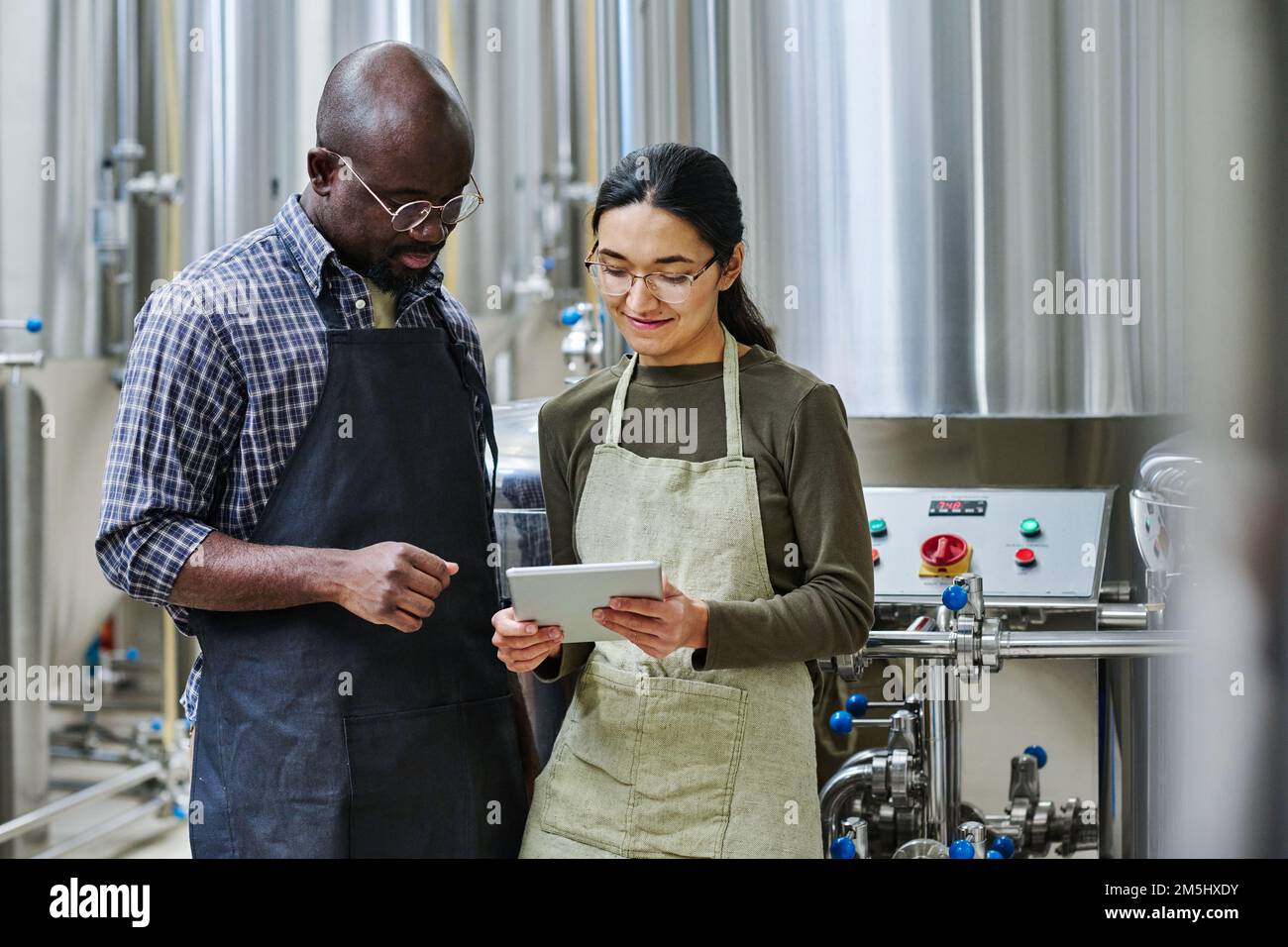 Process engineers hi-res stock photography and images - Alamy