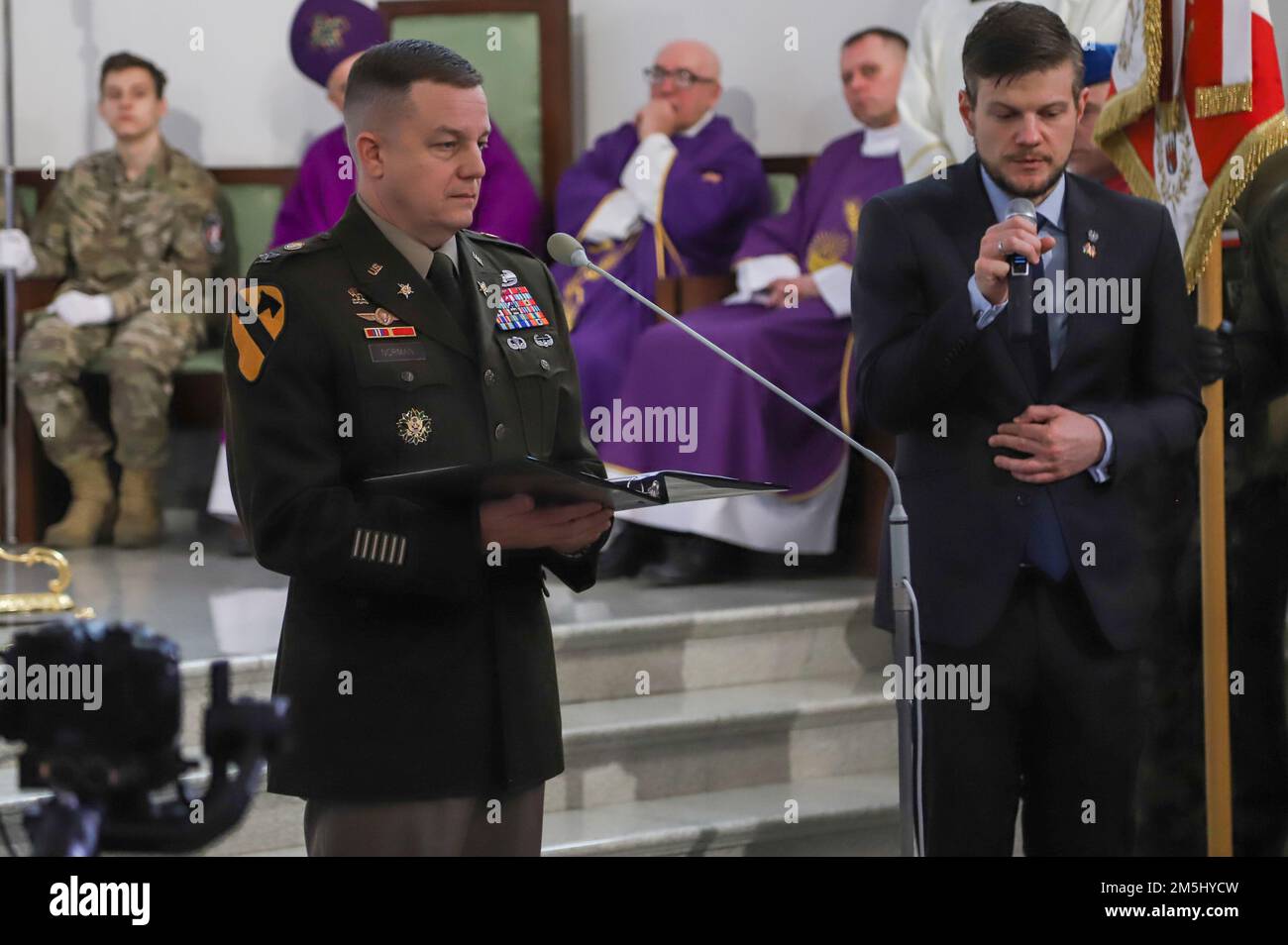 Col. Geoffrey A. Norman, the 1st Infantry Division commander, speaks at ...