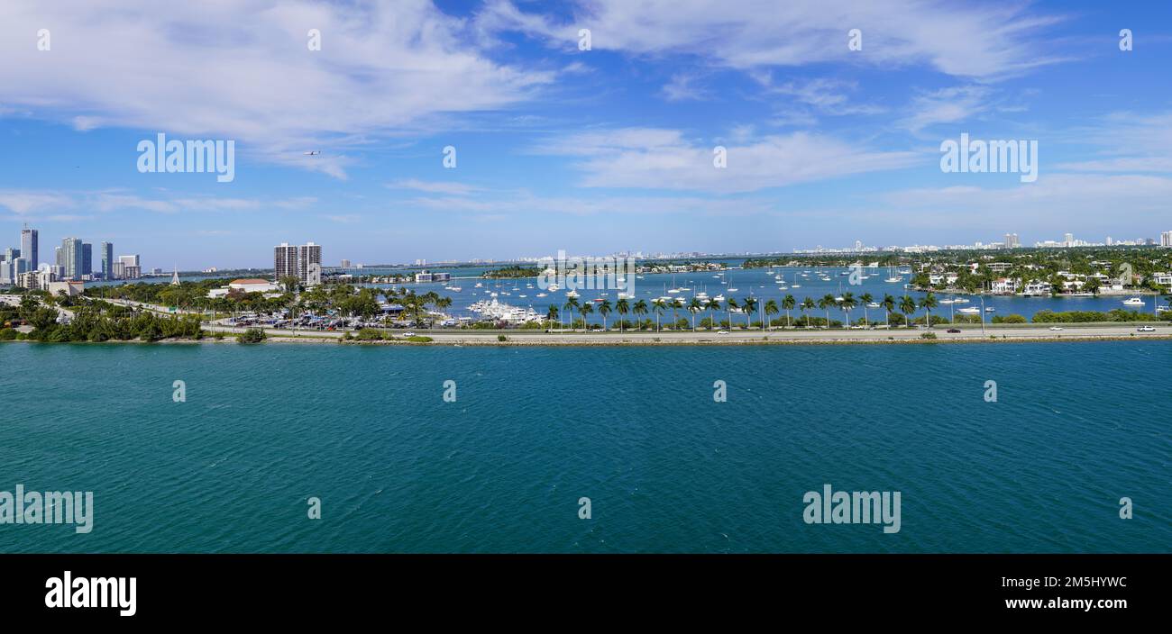 Miami, FL USA - 12 12 2022: Beautiful aerial panoramic view of the city ...