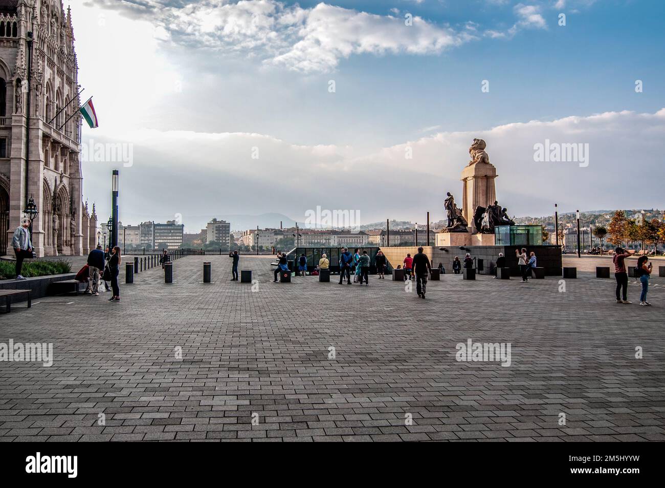 The Tisza Istvan Monument, Hungarian Parliament building, Budapest ...