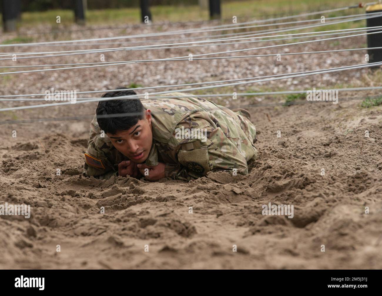 Oregon Army National Guard Soldiers compete on the Obstacle Course ...