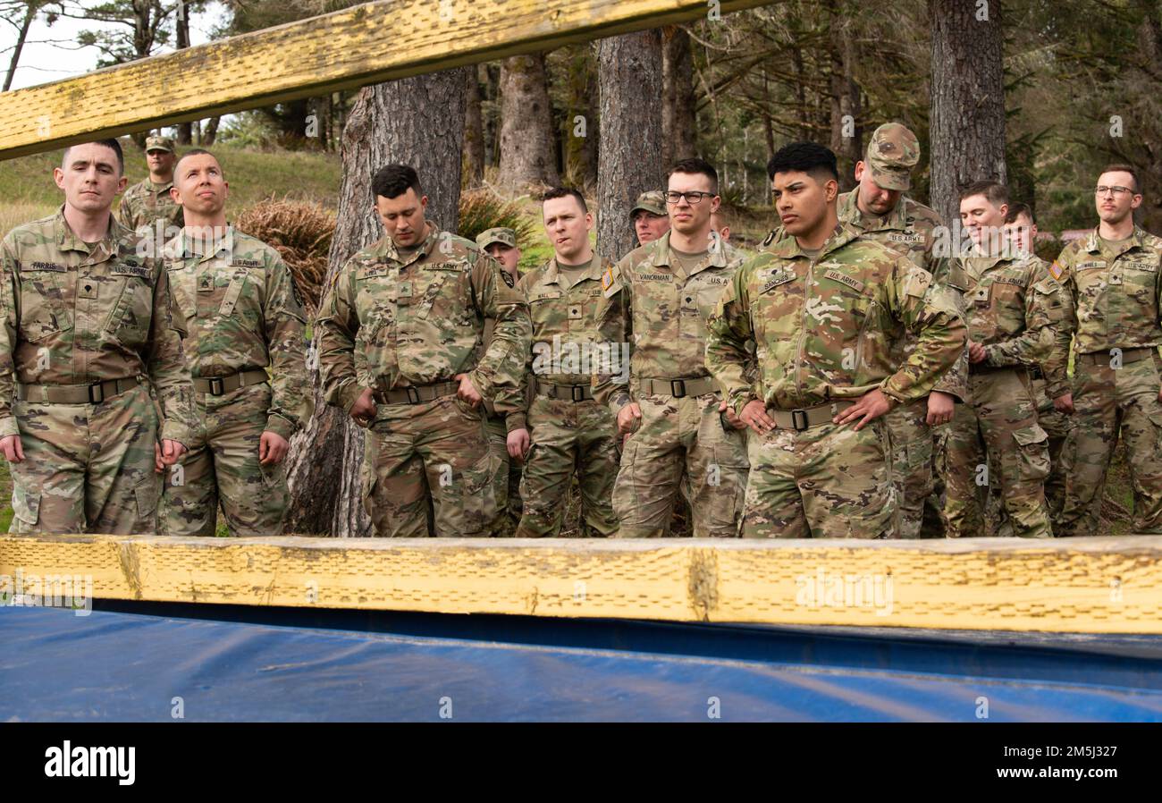 Oregon Army National Guard Soldiers prepare to compete on the Obstacle ...