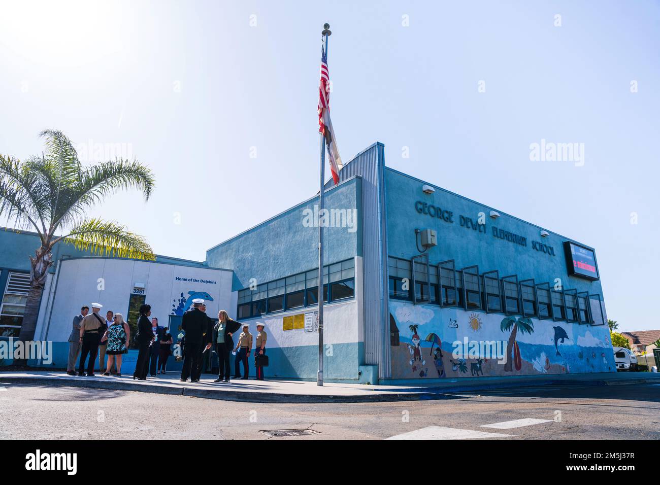U.S. Marines, Sailors, and Dewey Elementary staff members get together ...