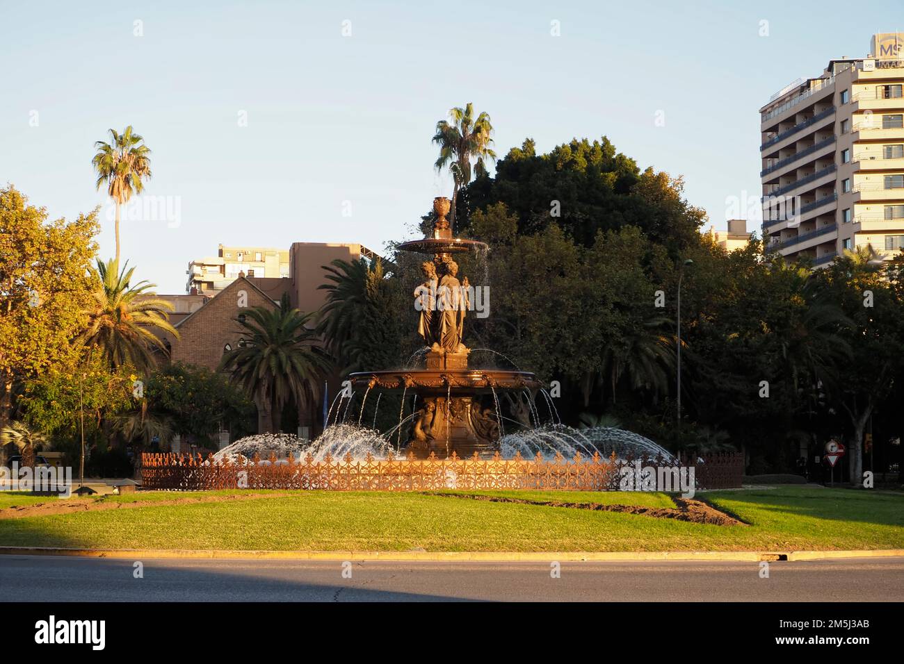 Classical fountain three graces hi-res stock photography and images - Alamy