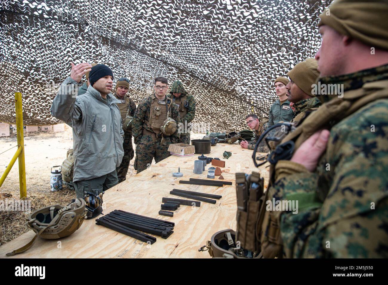 Explosive breaching charge hi-res stock photography and images - Alamy