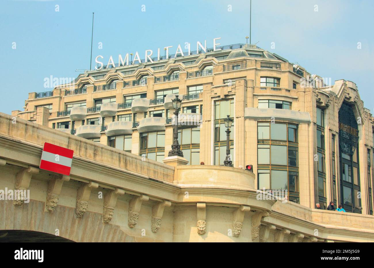 The Samaritaine building in Paris, France Stock Photo - Alamy