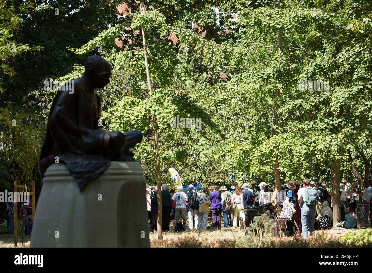 Statue in square hiroshima hi-res stock photography and images - Alamy
