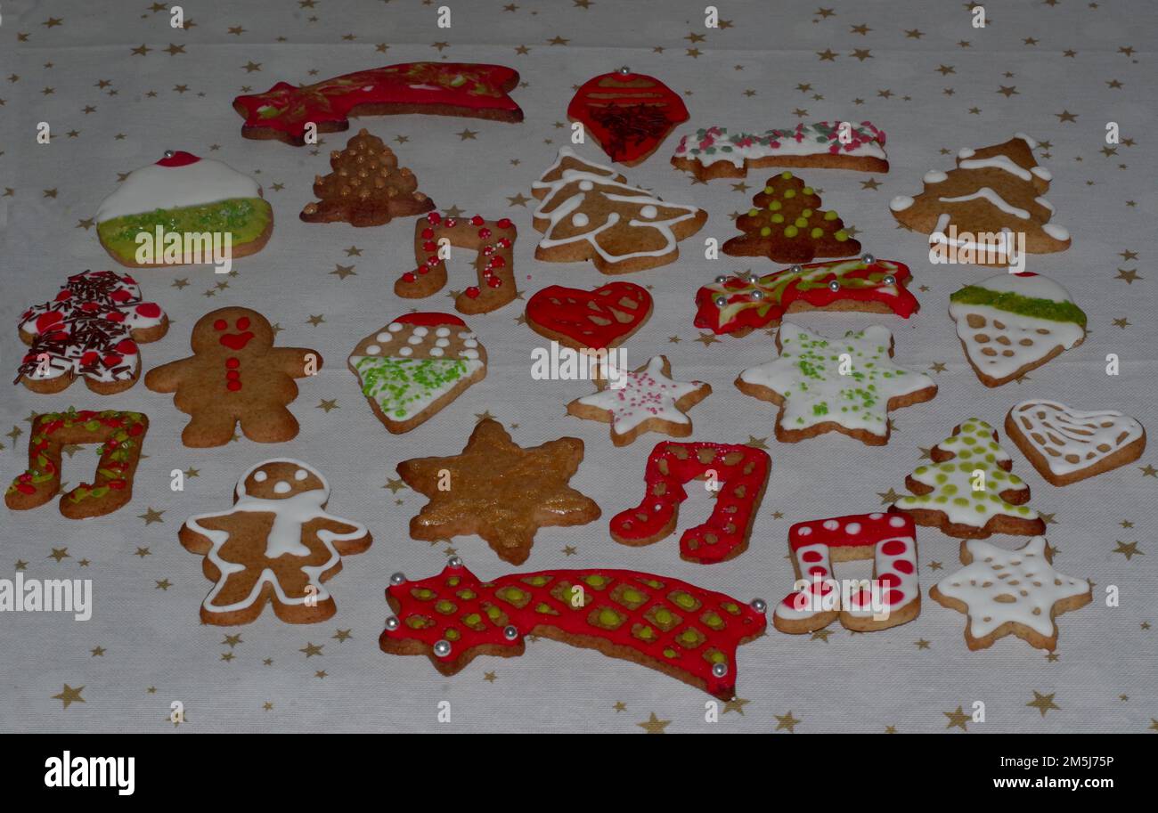 Set christmas gingerbread biscuits hi-res stock photography and images ...