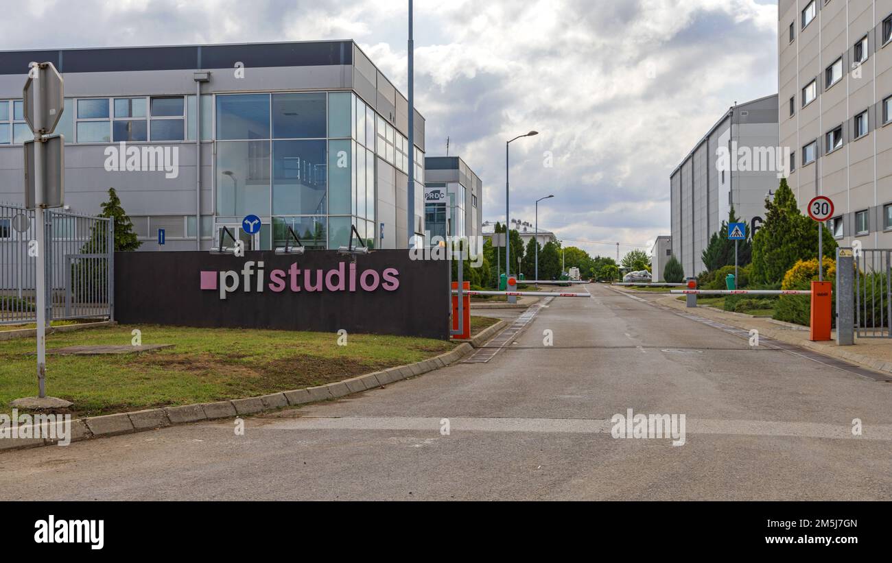 Film studio complex hi-res stock photography and images - Alamy