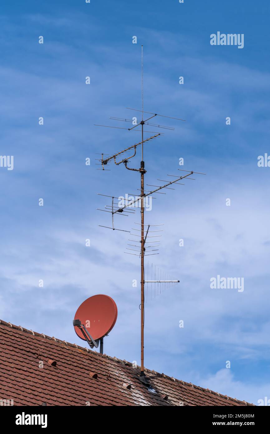 Parabolic and Yagi-Uda Antenna On A Roof Stock Photo - Alamy