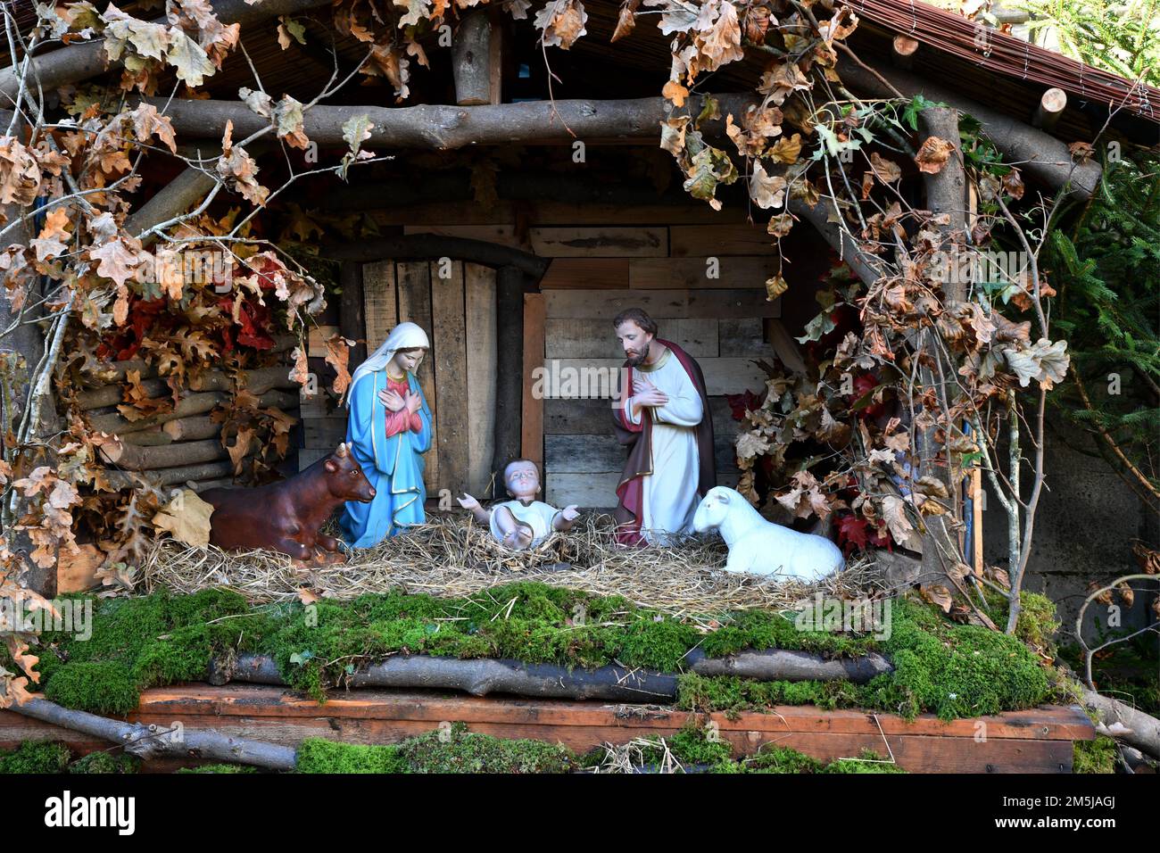 Nativity scene children france hi-res stock photography and images - Alamy