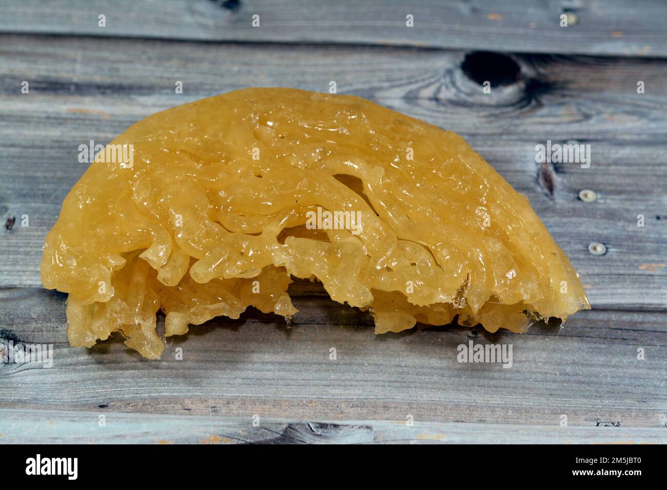 Egyptian Meshabek, It is a rounded sweet made of a deep-fried crunchy ...