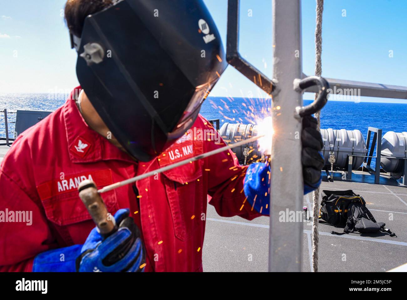 PACIFIC OCEAN (March 19, 2022) Hull Technician 3rd Class Jesus Aranda ...