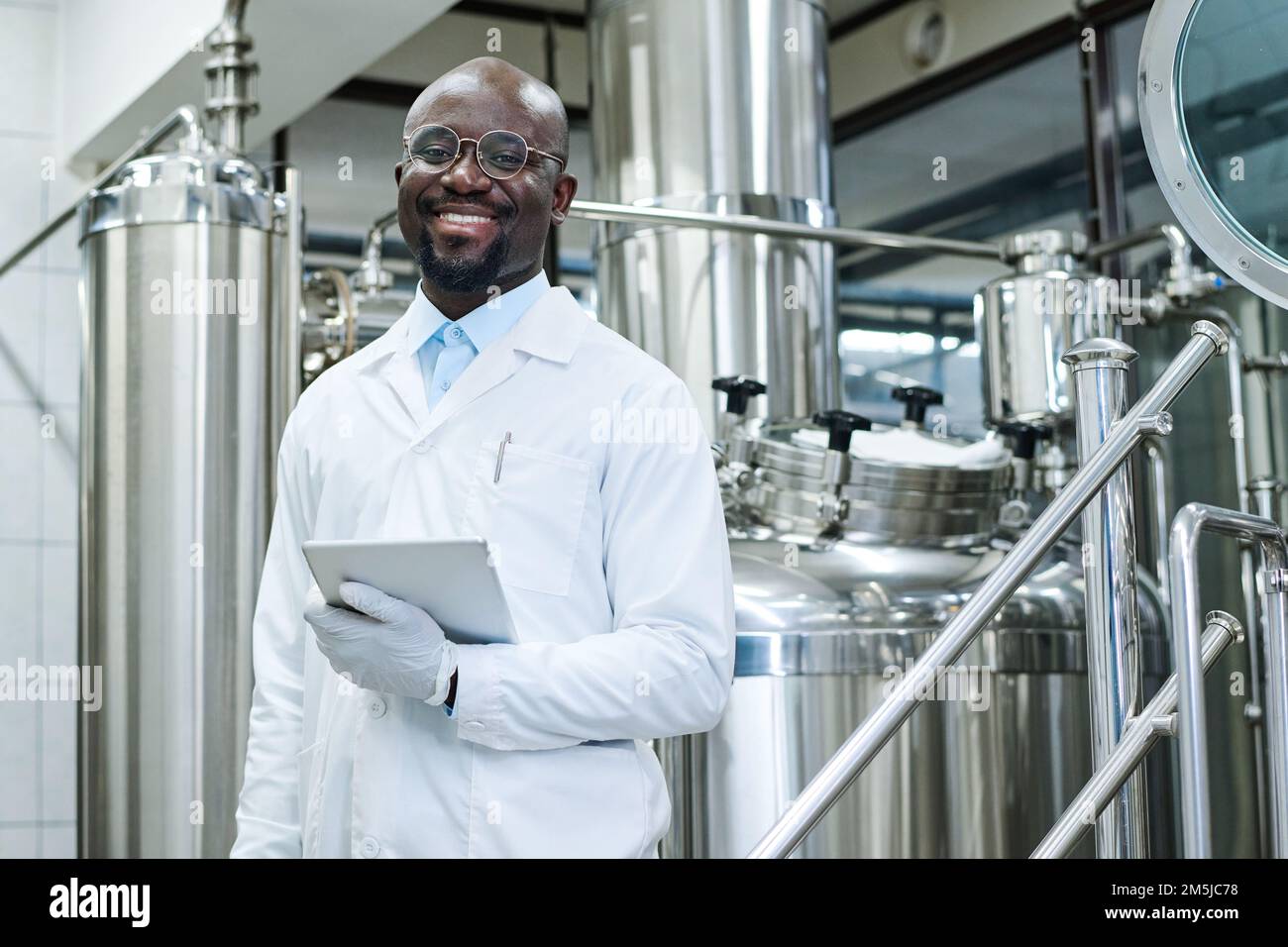 Portrait african american engineer hi-res stock photography and images ...