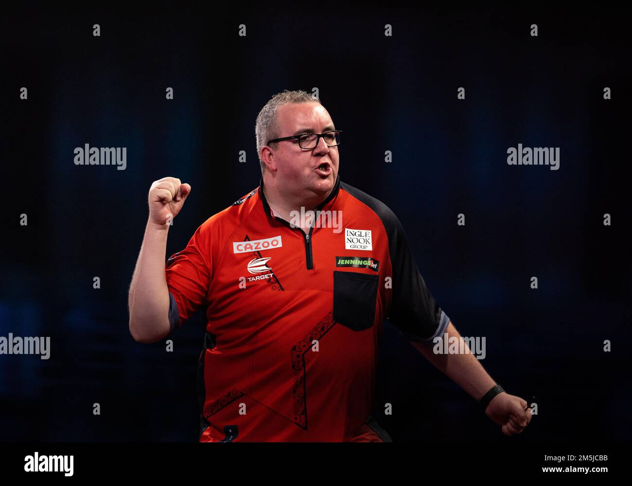 Stephen Bunting celebrates winning his match during day twelve of the ...