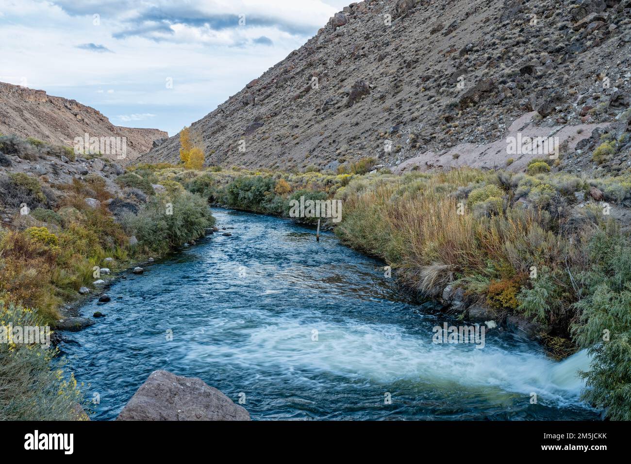 Water spills into the Owens River from the Pleasant Valley Dam, Bishop ...