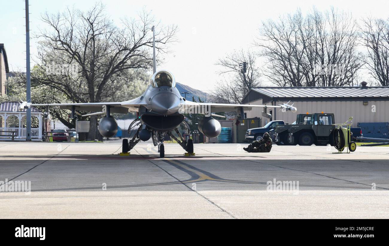 An F-16 fighter operated by the 121st Fighter Squadron, 113th Wing ...