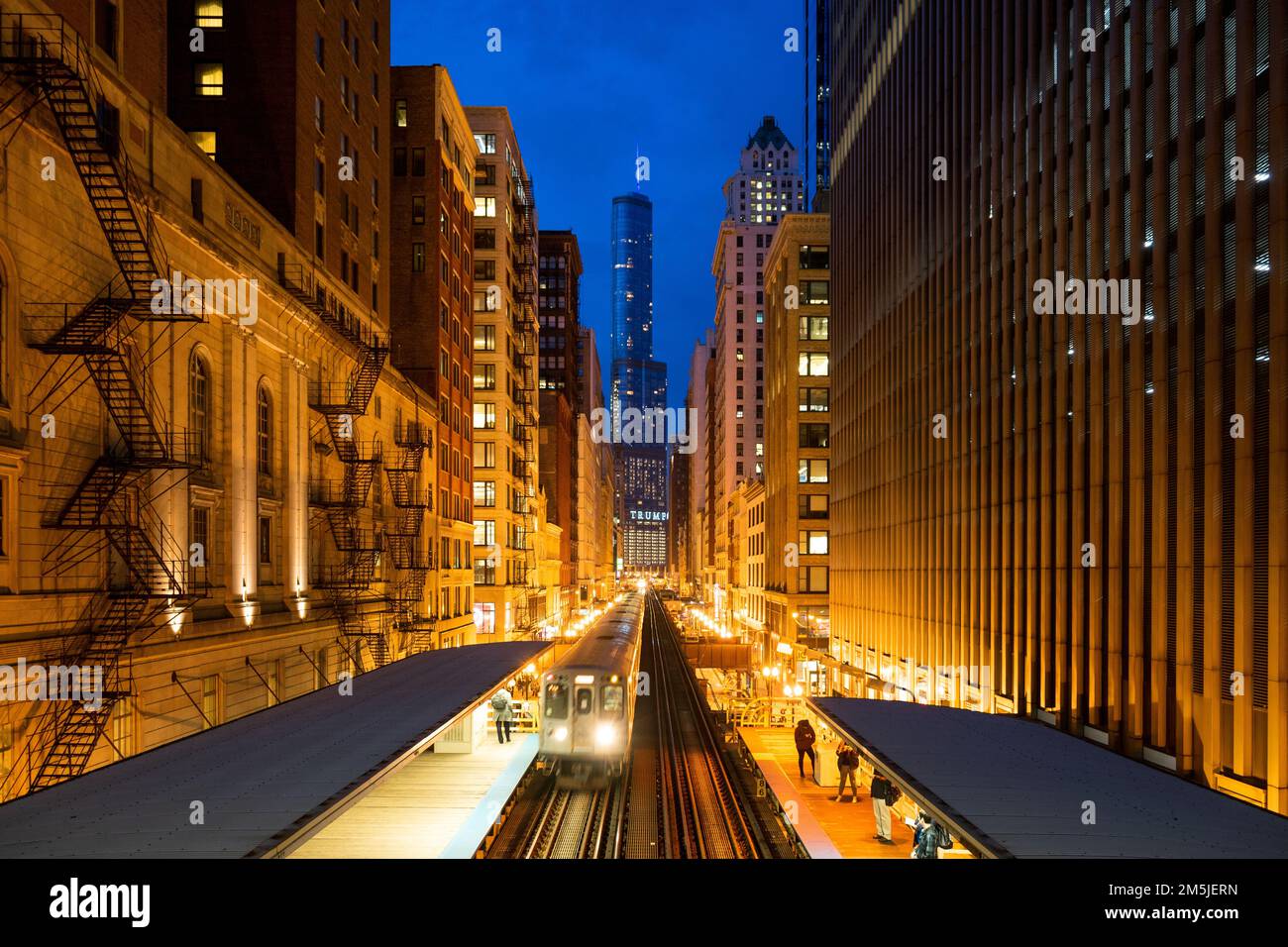Adams street in chicago usa hi-res stock photography and images - Alamy