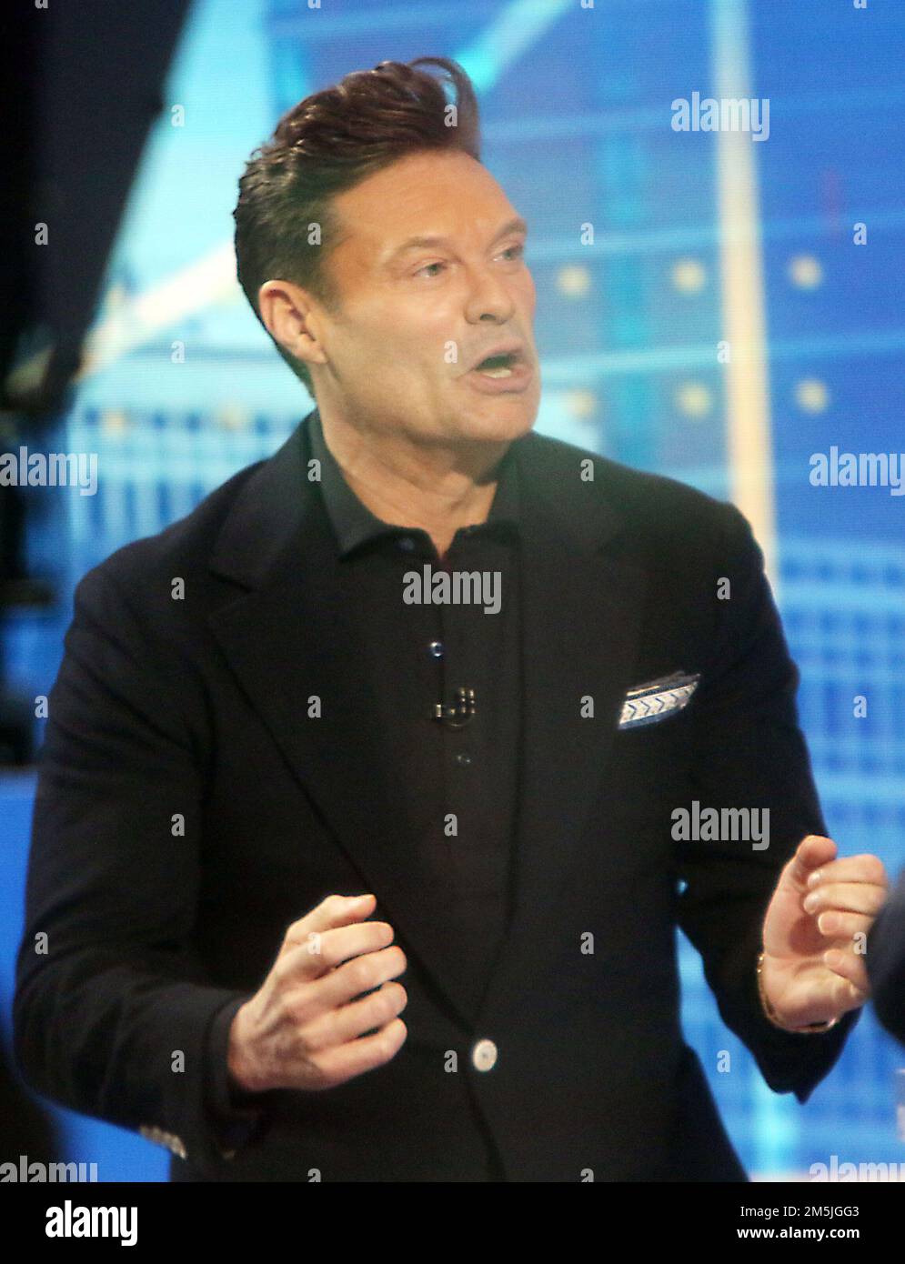 Ryan Seacrest Promotes `Rockin New Year`s Eve` On Good Morning America ...