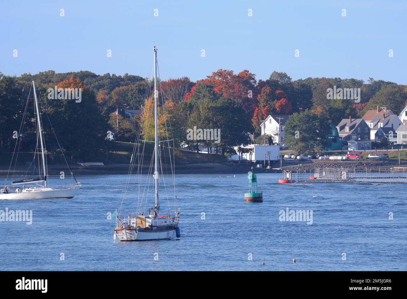 Flying on drone view boats hi-res stock photography and images - Alamy