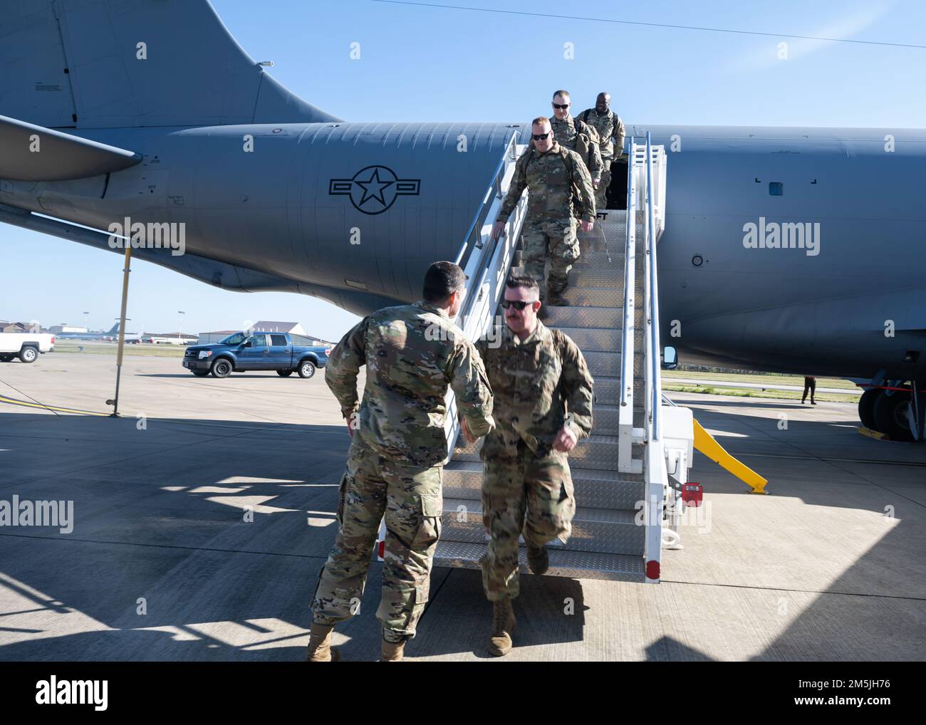 100th air refueling wing commander hi-res stock photography and images ...