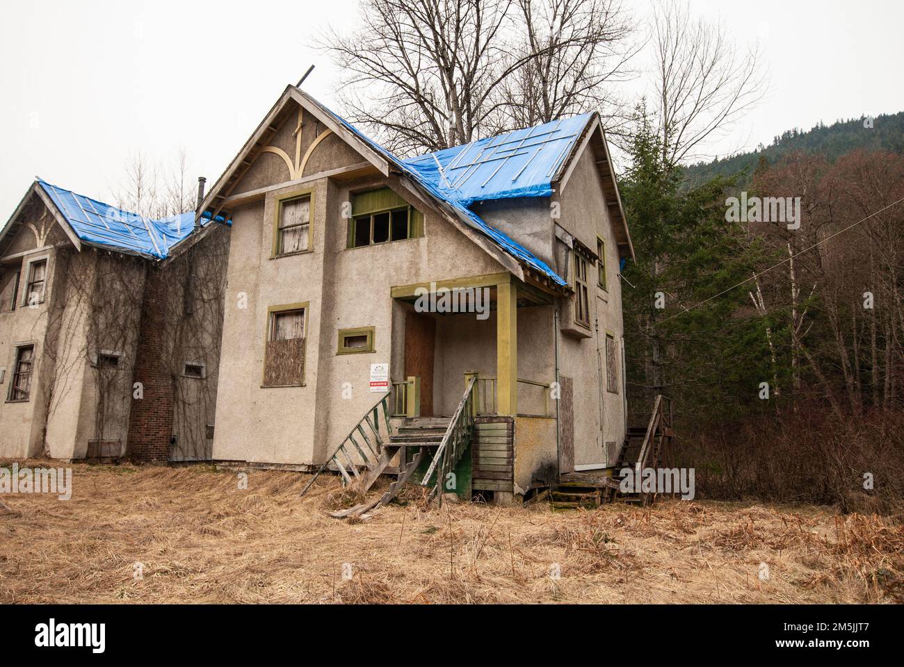 Highline houses in North Bend, British Columbia, Canada Stock Photo - Alamy