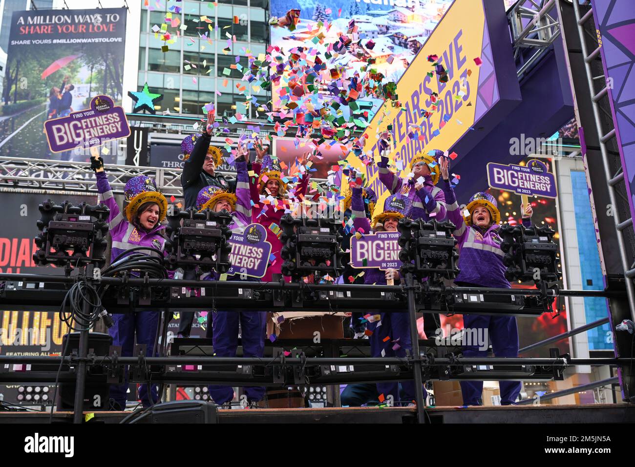 Confetti fills the air as Times Square New Year's Eve co-organizers ...