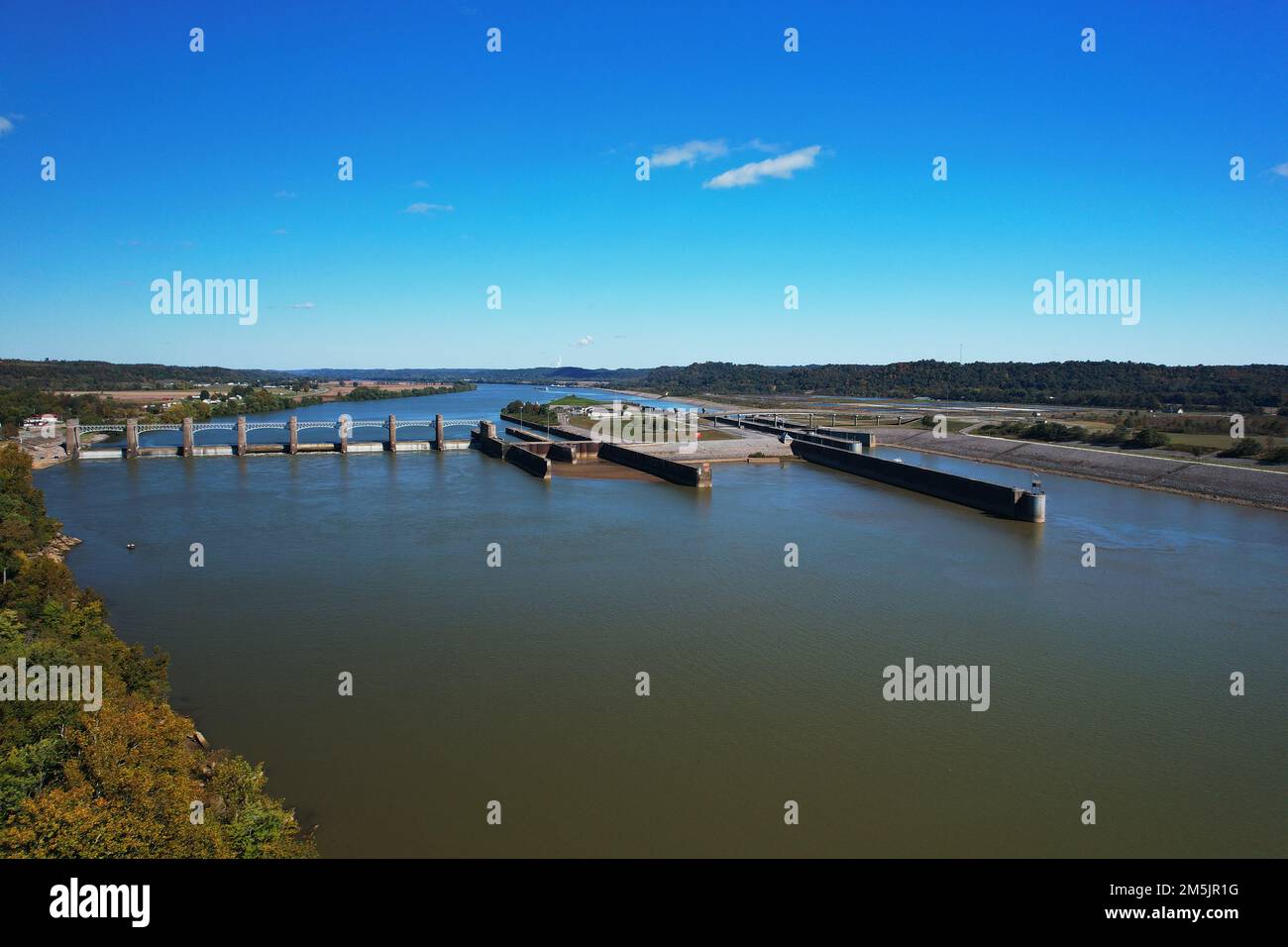 The Robert C Byrd Locks and Dam on Ohio river on a sunny day in ...