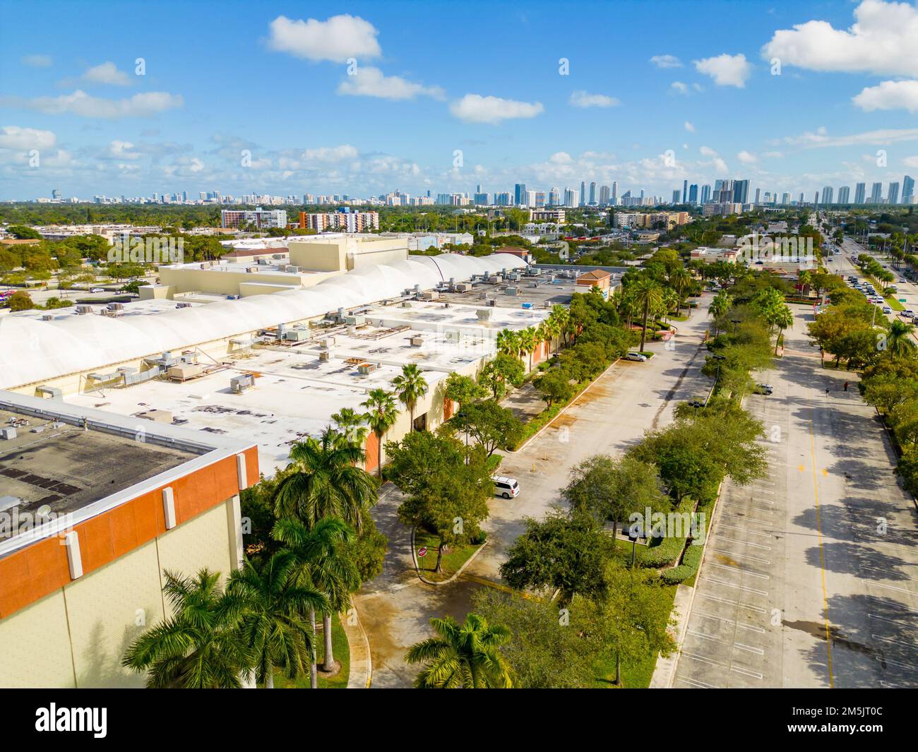 163rd street mall hi-res stock photography and images - Alamy