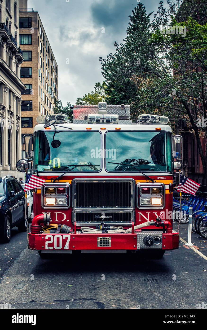 Bombero fdny hi-res stock photography and images - Alamy