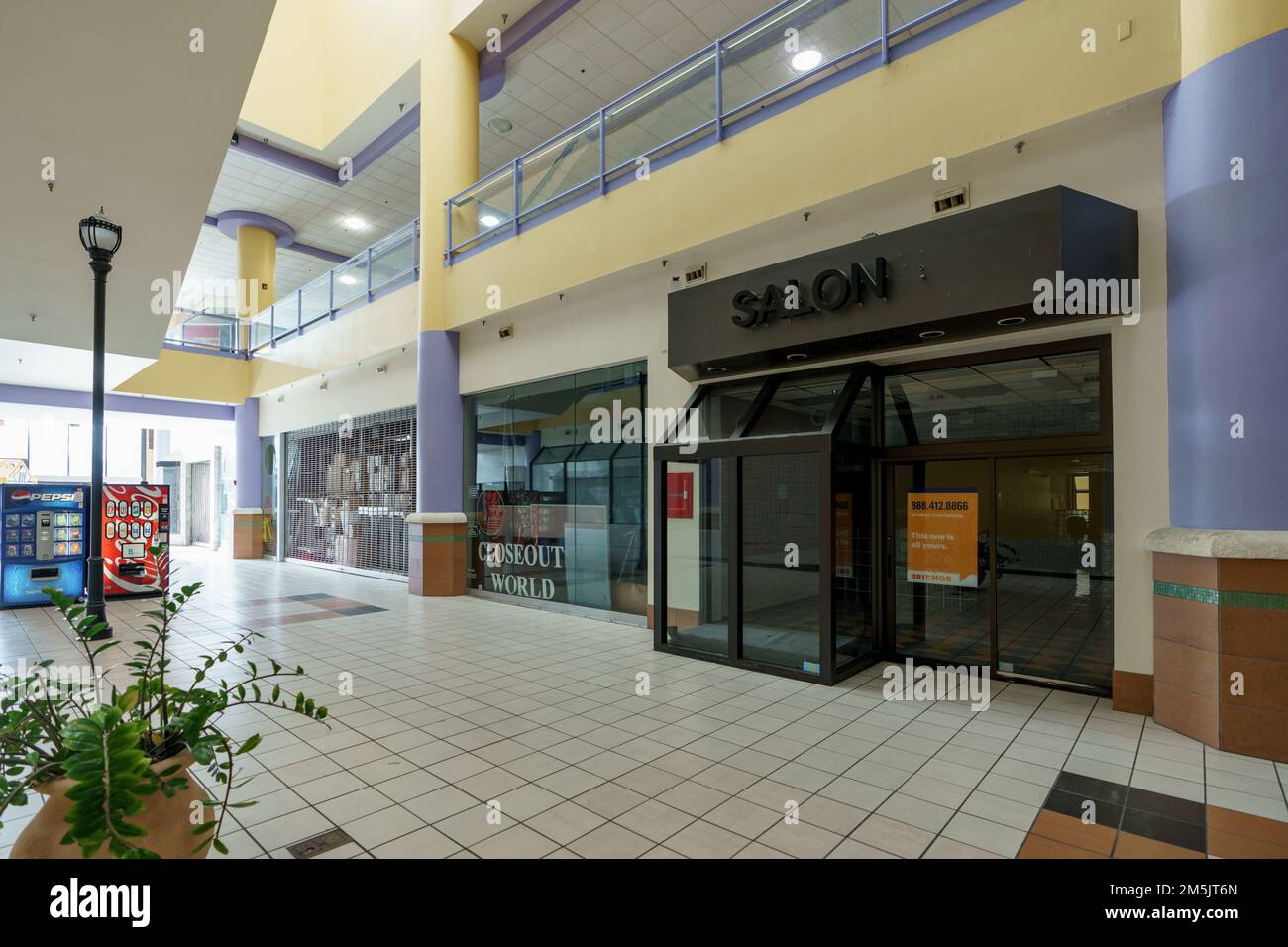 Mall at 163rd street hi-res stock photography and images - Alamy