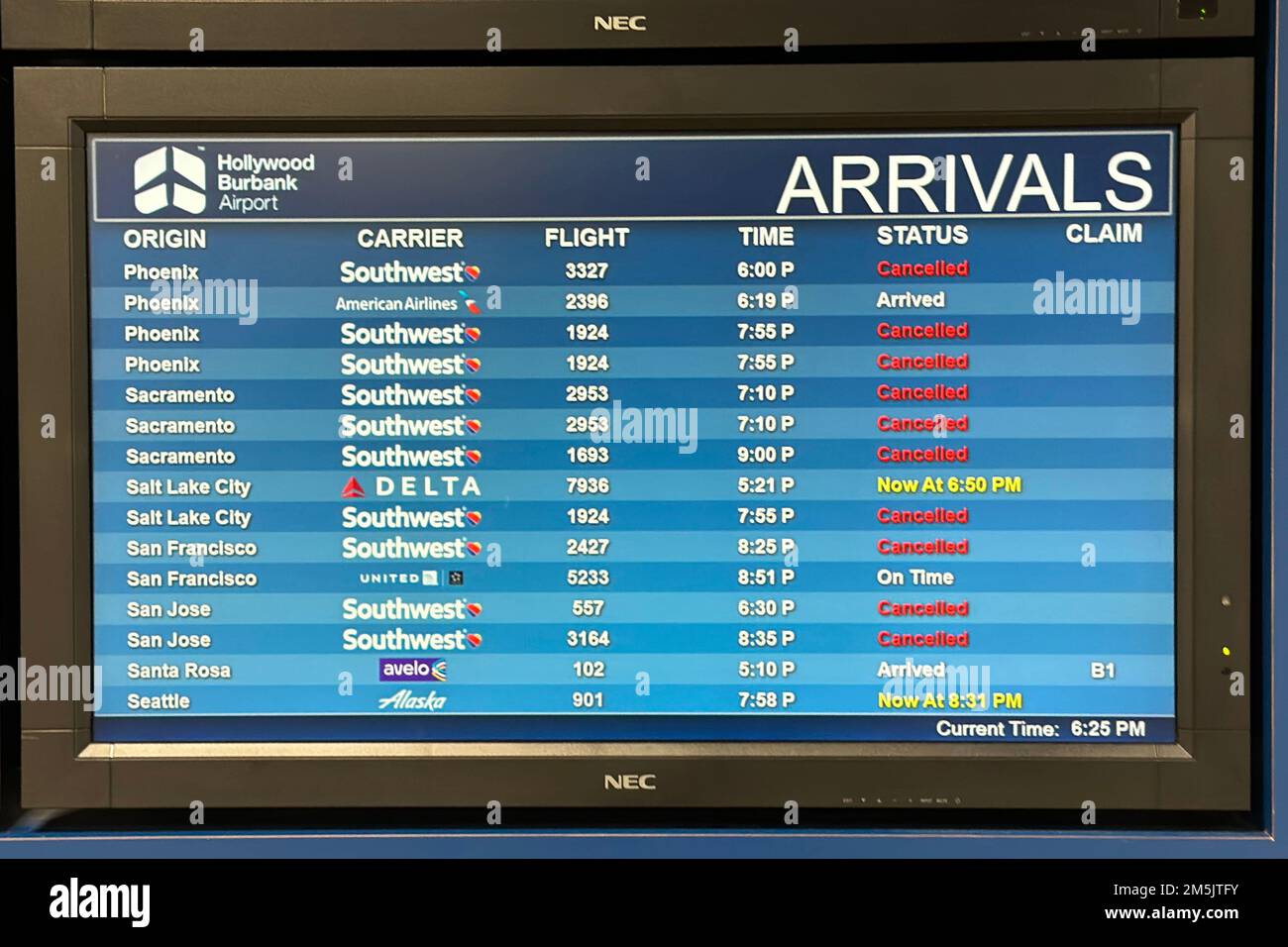 Delta avelo airlines at hollywood burbank airport hi-res stock ...