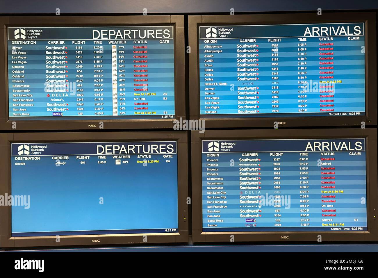 Qatar alaska airlines at hollywood burbank airport hi-res stock ...