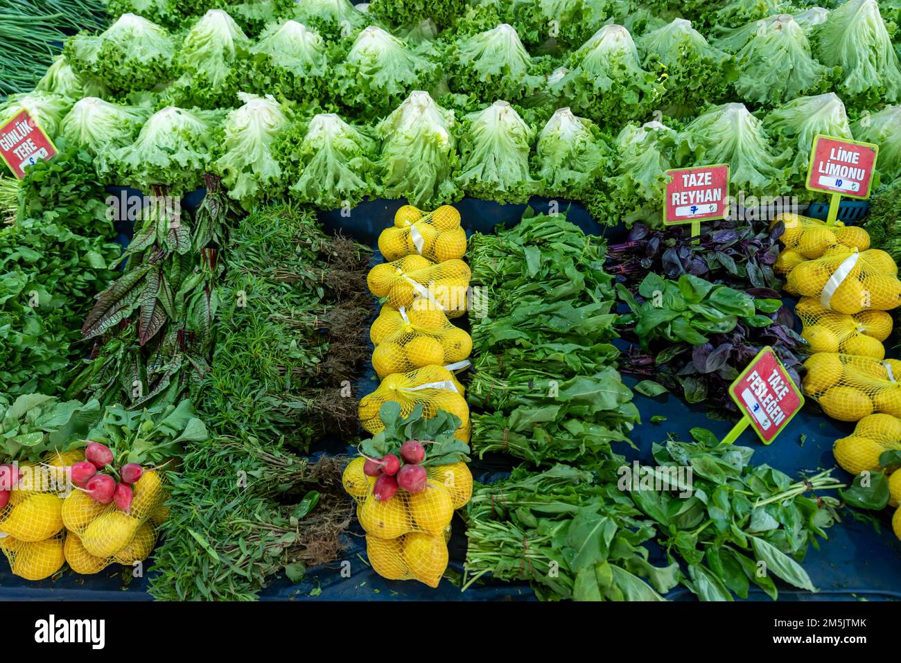 Bu: Fresh organic fruits at farmers local market stall , market stall ...