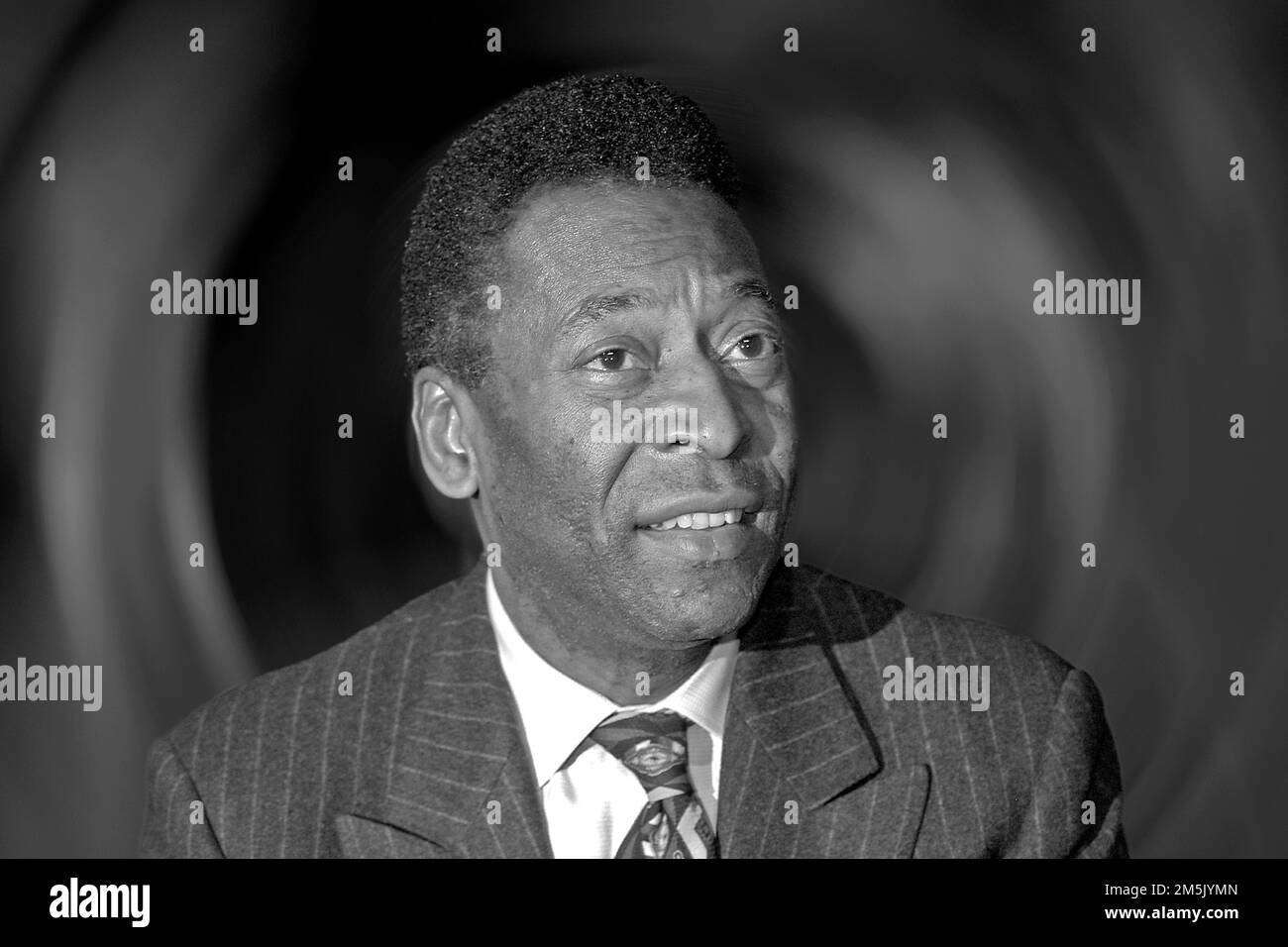 Frankfurt, Deutschland. 29th Dec, 2022. PHOTO MONTAGE: PELE died at the ...