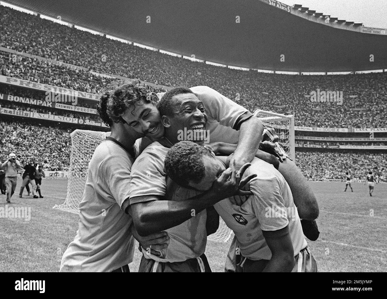 Pele 1970 world cup italy Black and White Stock Photos & Images - Alamy
