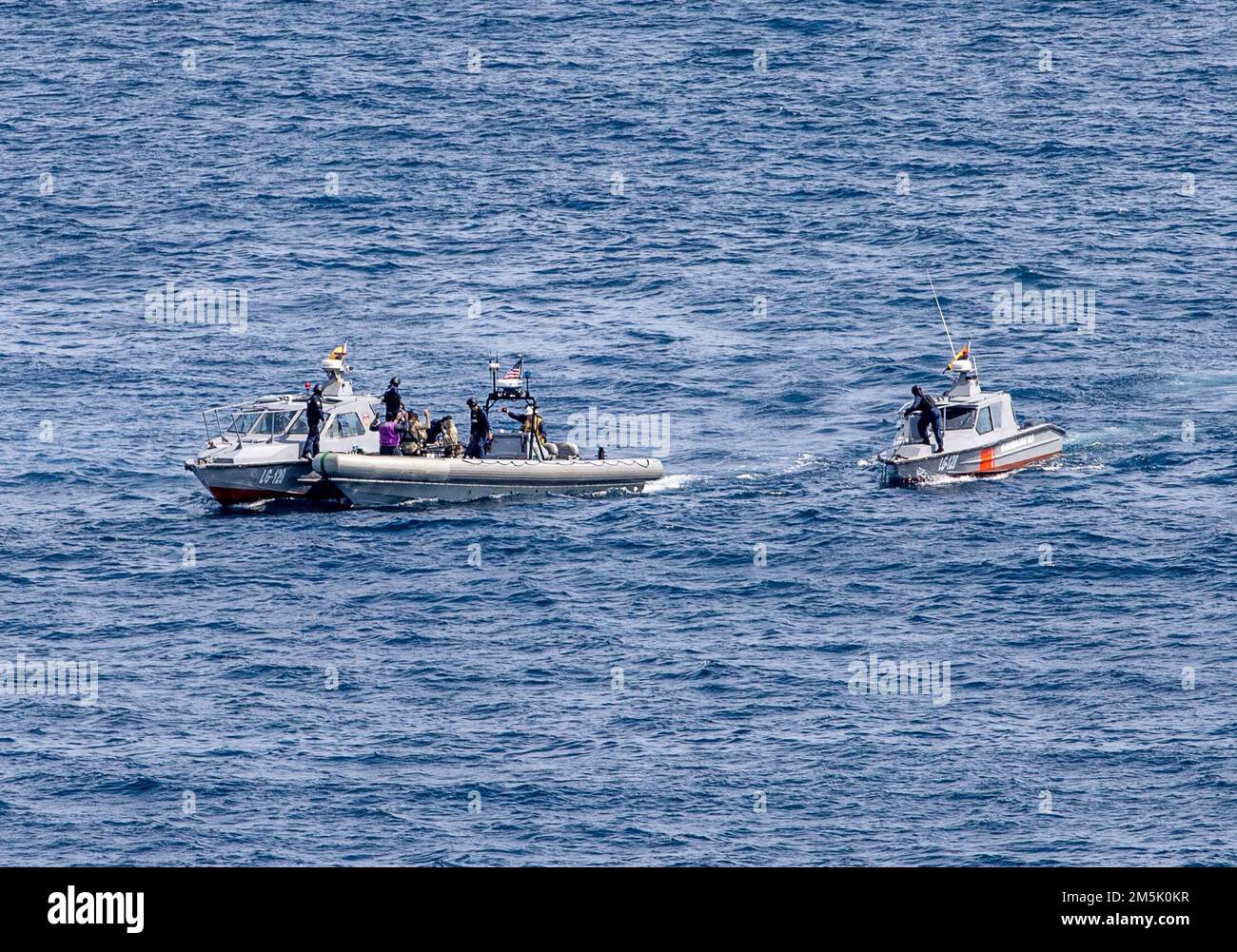 220321-N-HD110-1061 EASTERN PACIFIC OCEAN - (March 21, 2022) -- Service ...