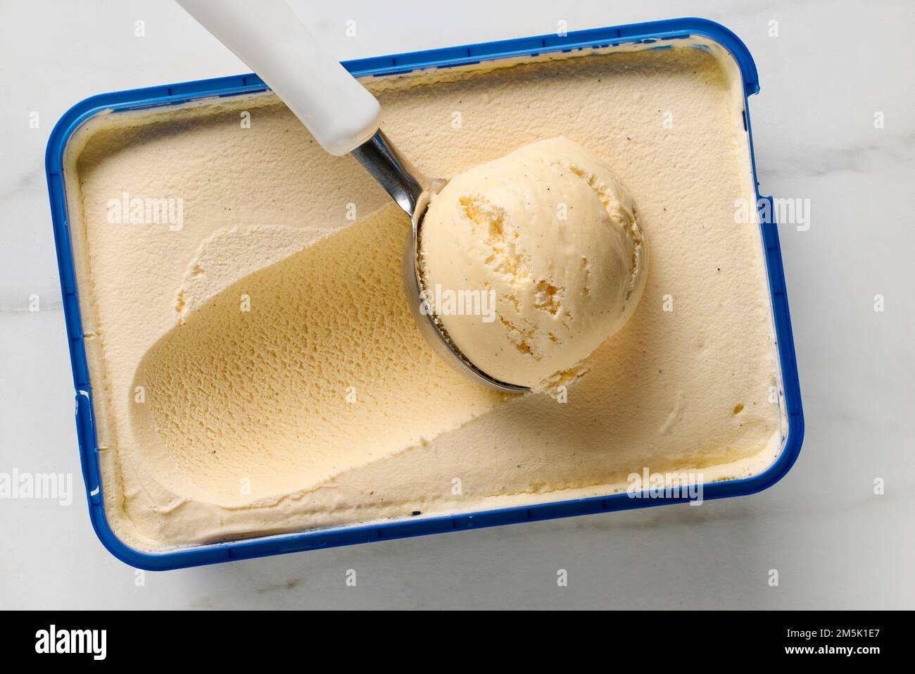 vanilla ice cream box, top view Stock Photo - Alamy
