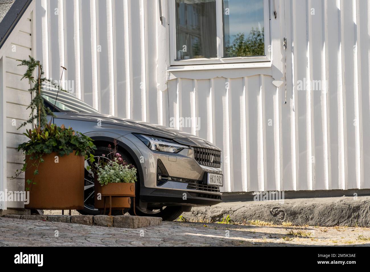 Car from behind white background hi-res stock photography and images ...