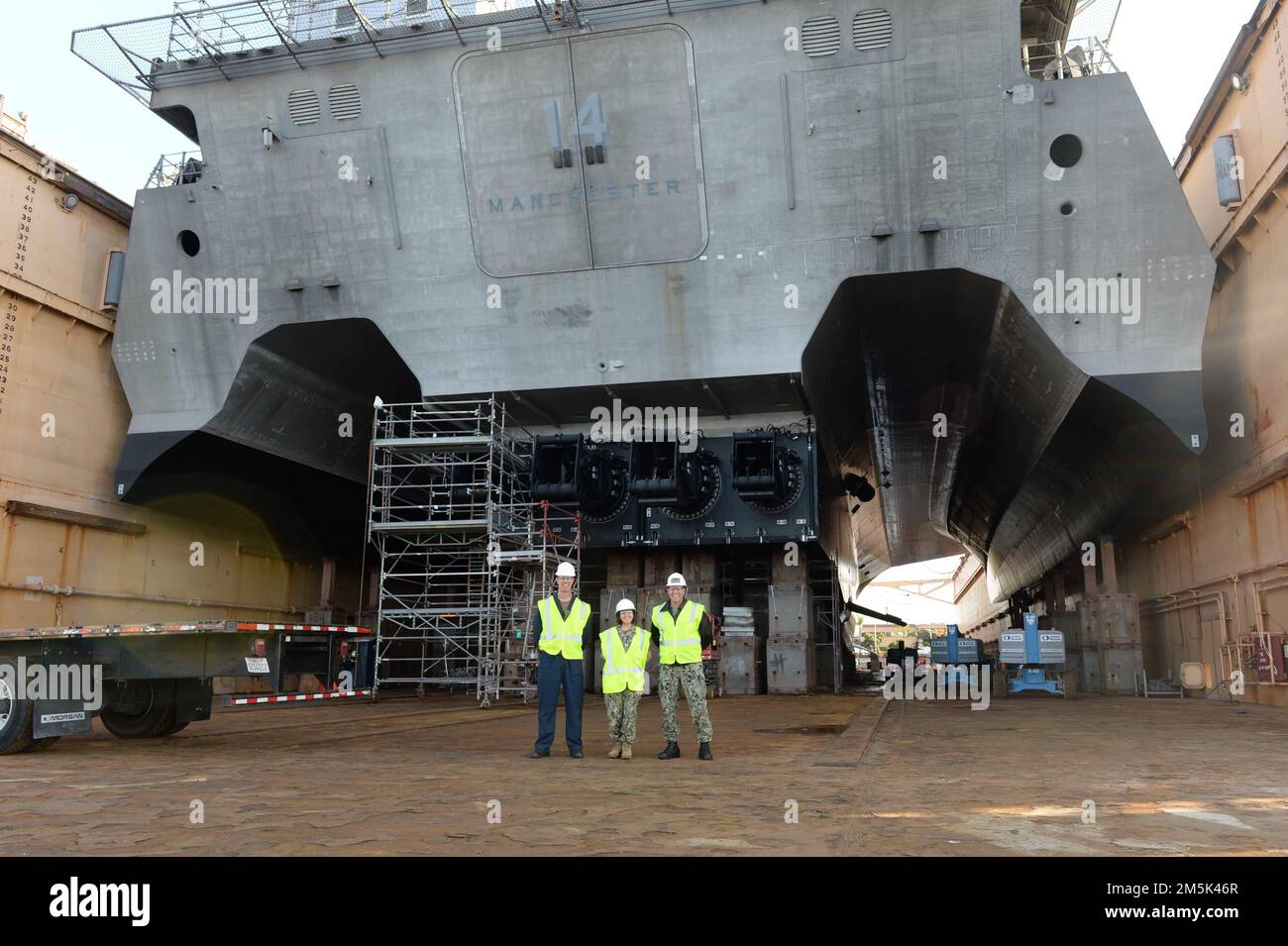 Uss manchester blue crew hi-res stock photography and images - Alamy