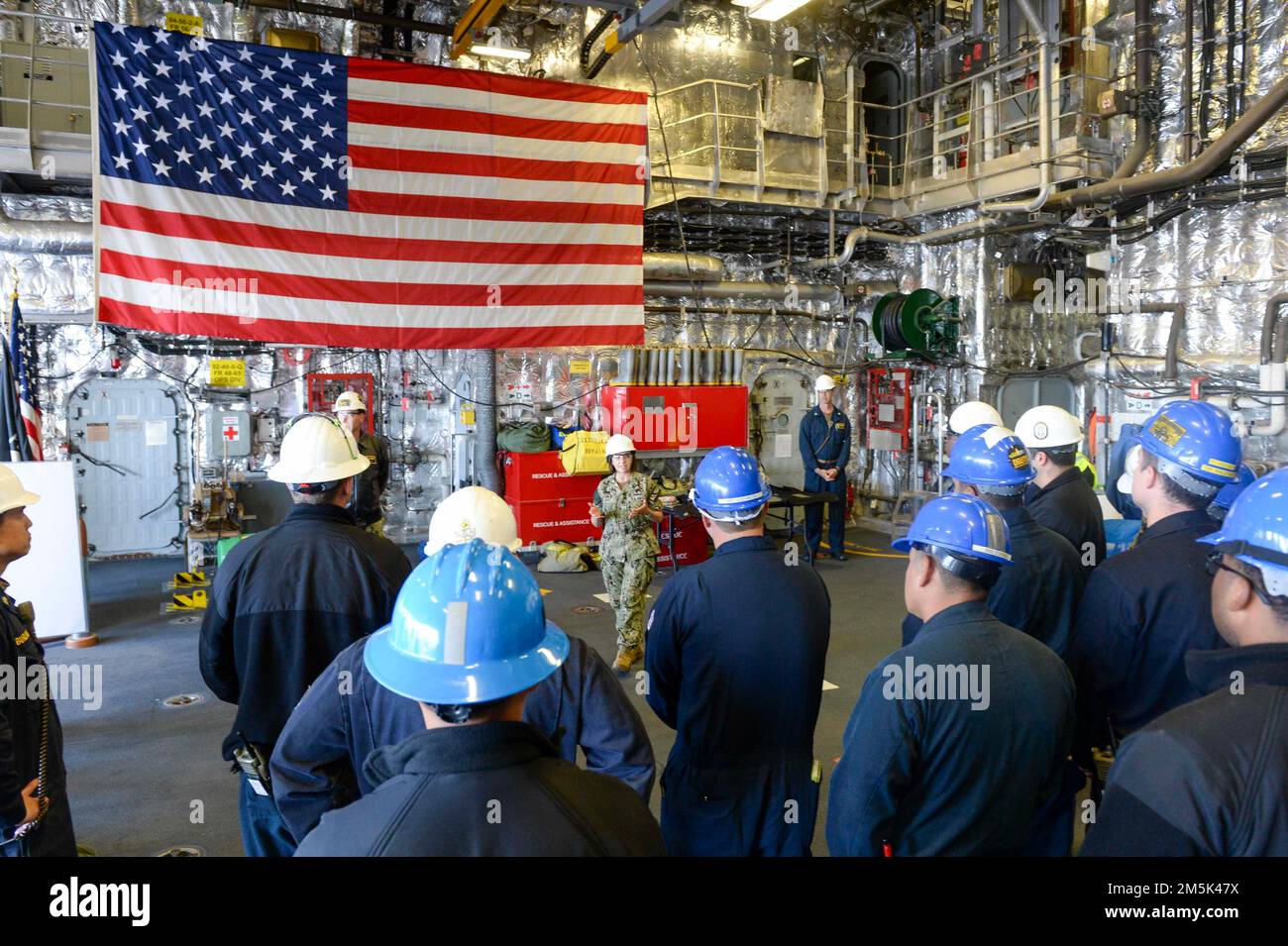Uss manchester blue crew hi-res stock photography and images - Alamy