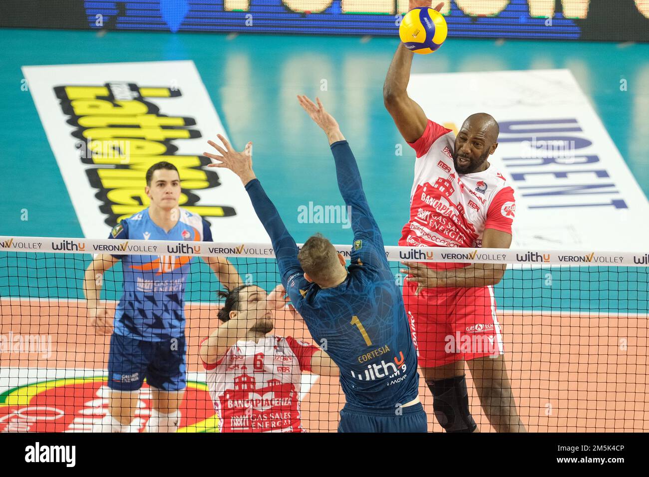 Pala AGSM-AIM, Verona, Italy, December 29, 2022, Pipe of Robertlandy ...