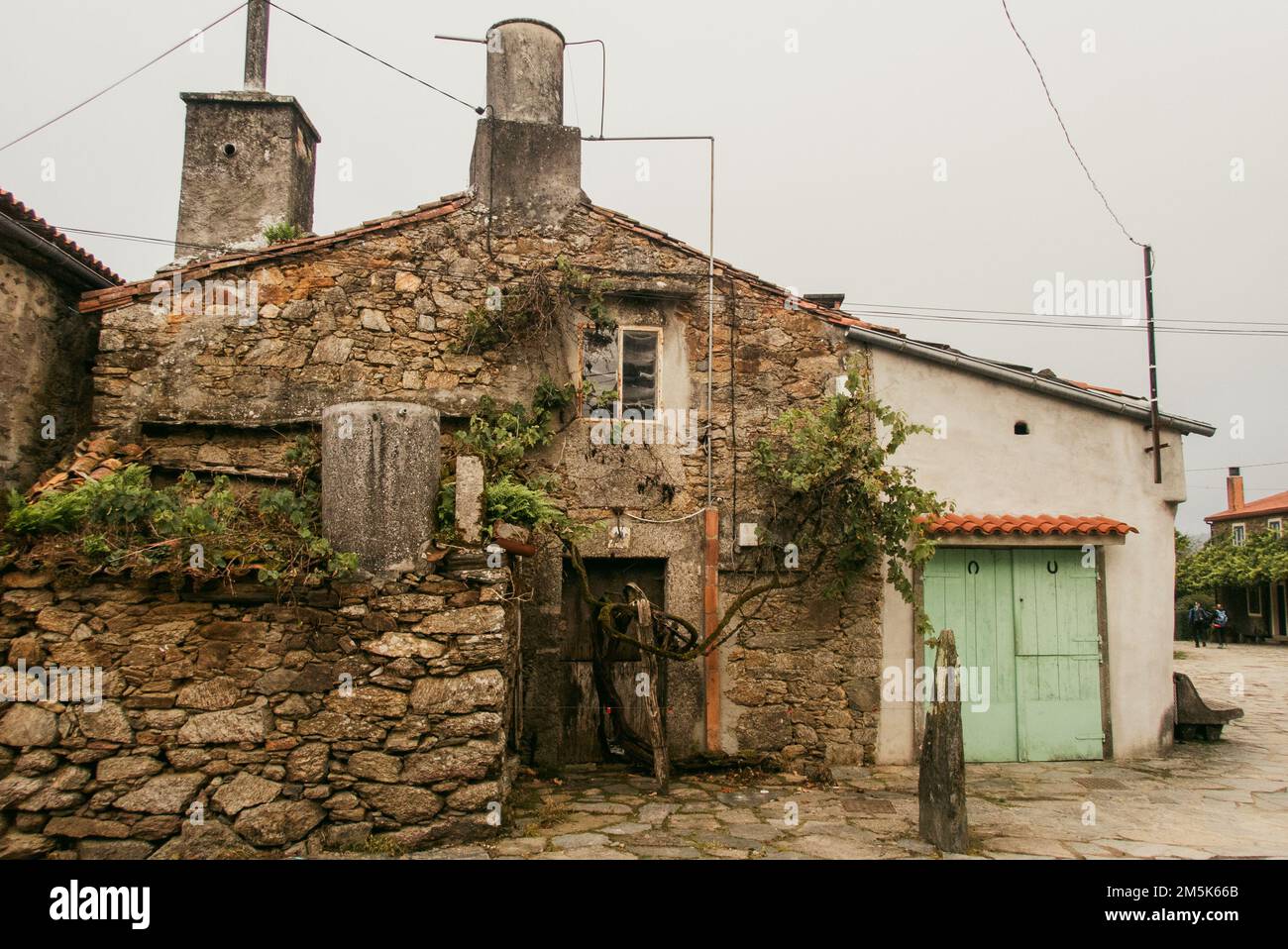 Rubble built hi-res stock photography and images - Alamy