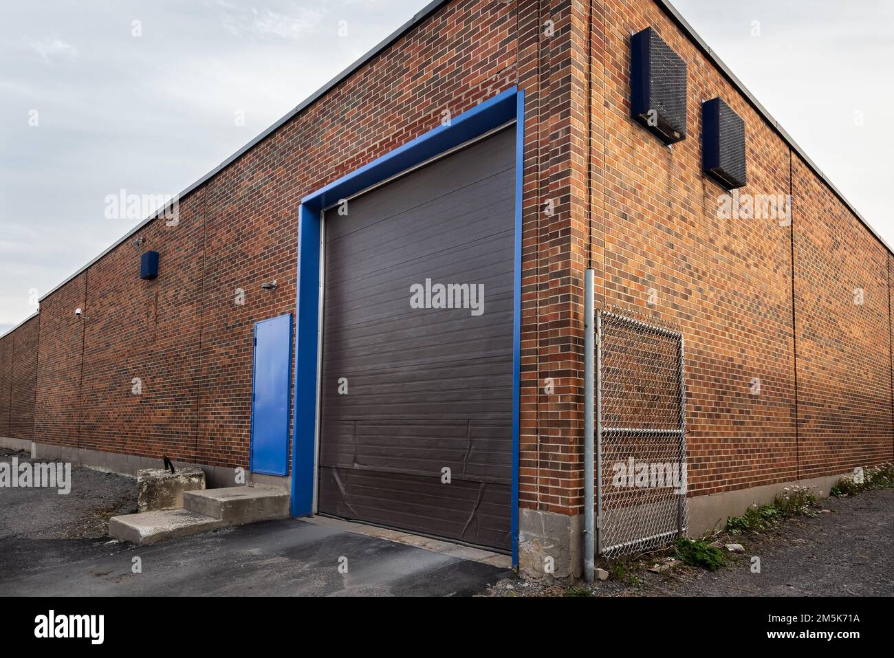 The loading dock of a generic small building Stock Photo - Alamy