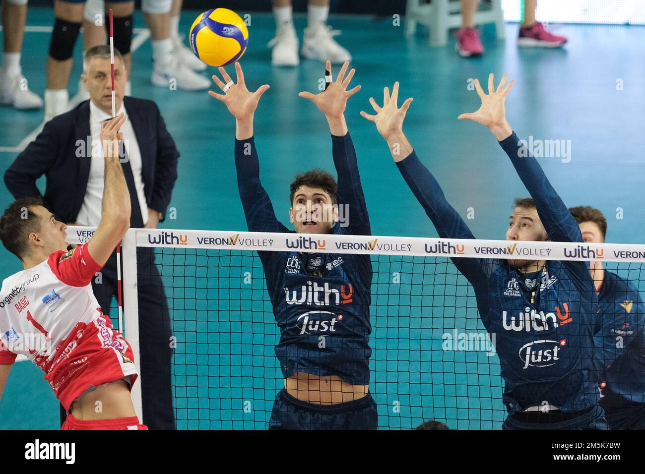 Pala AGSM-AIM, Verona, Italy, December 29, 2022, Block by Luca Spirito - WithU Verona during ...