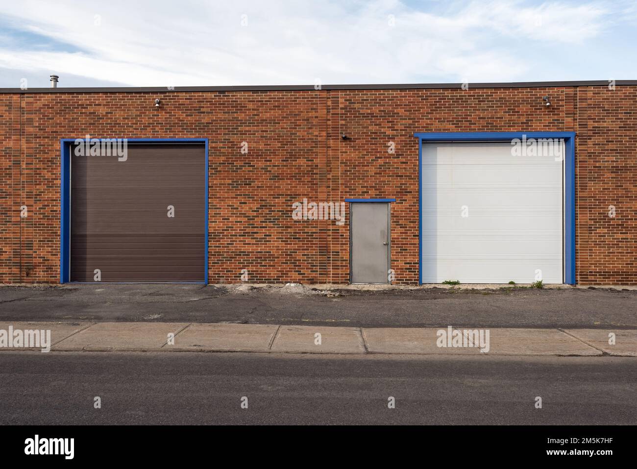 Front view of the loading dock of a generic small building Stock Photo ...