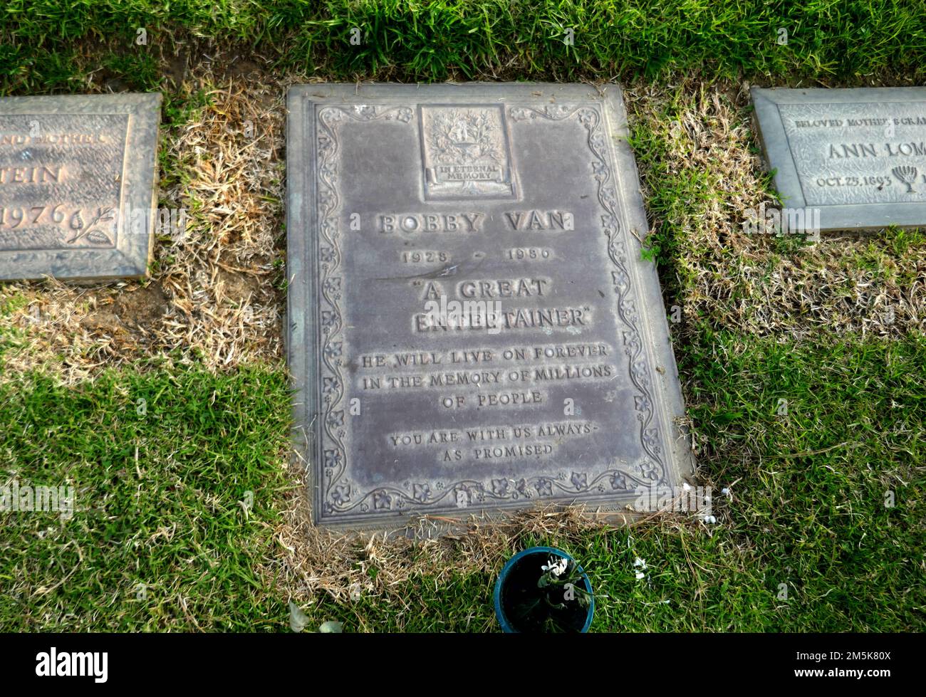 Los Angeles, California, USA 22nd December 2022 Entertainer Bobby Van's ...